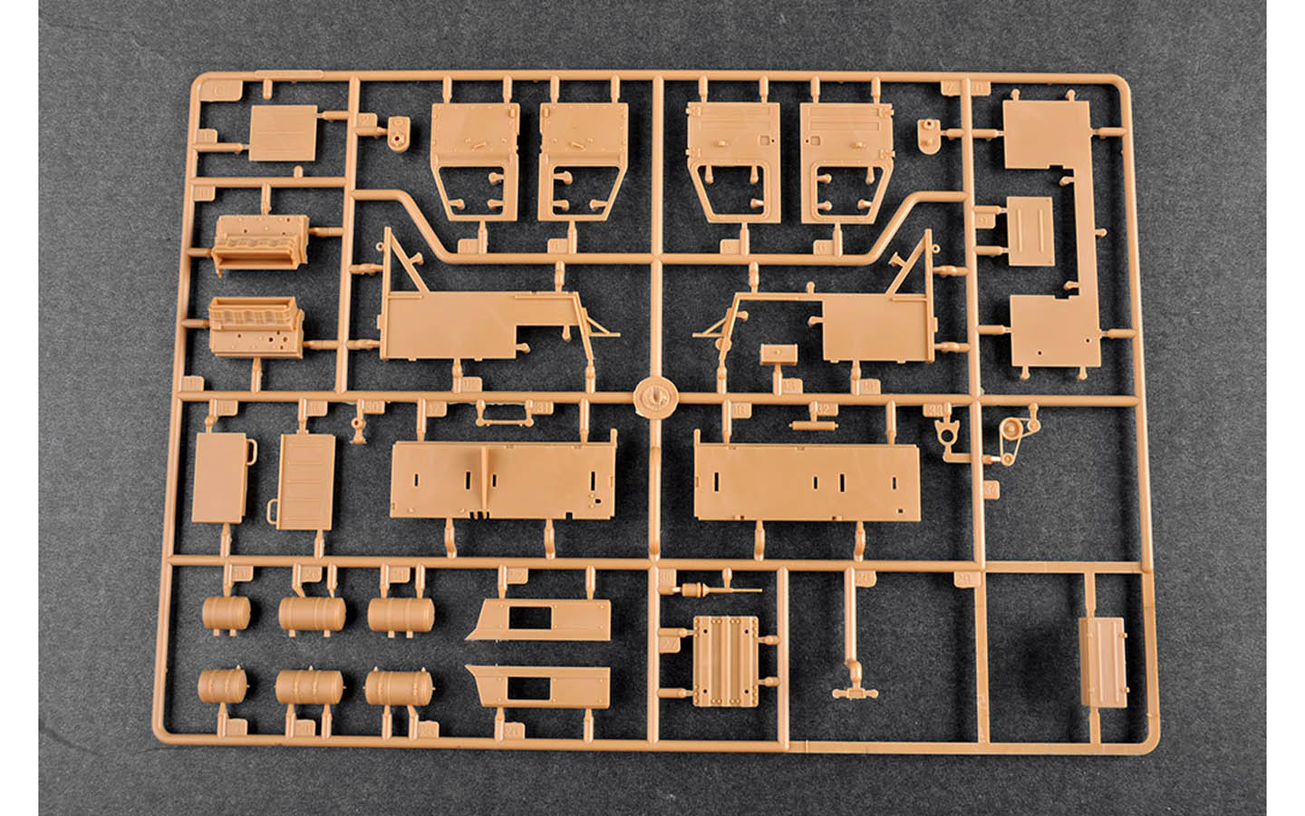 BAZ-6403 with ChMZAP-9990-071 Trailer - Trumpeter 01086 | kingshobby.com