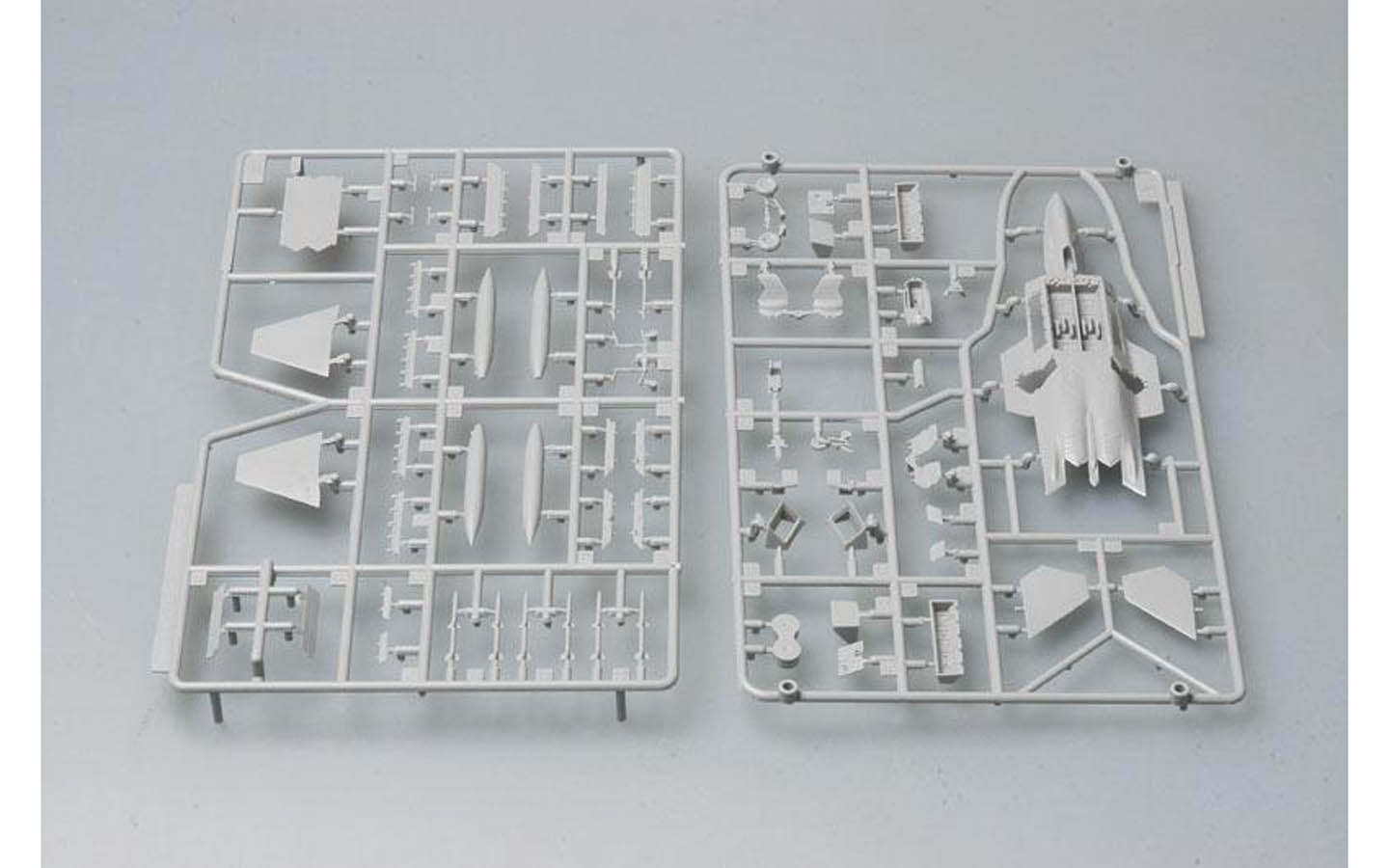 F-22A Raptor - Trumpeter 01317 | kingshobby.com