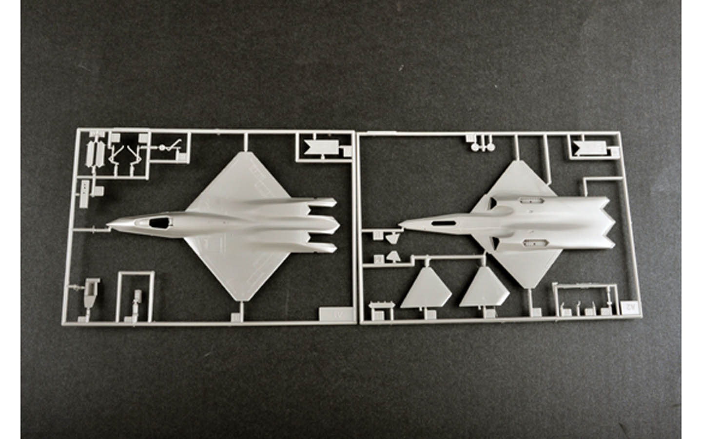 YF-23 - Trumpeter 01332 | kingshobby.com