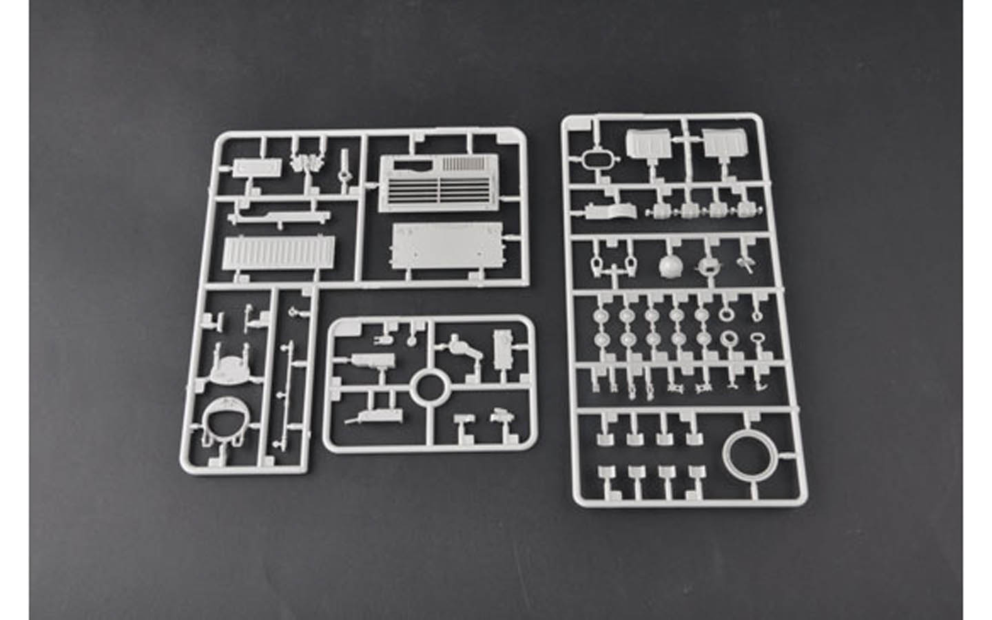 Russian T-62 ERA Model 1962 - Trumpeter 01555 | kingshobby.com