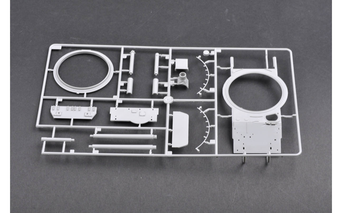 Russian T-62 ERA (Model 1972) - Trumpeter 01556 | kingshobby.com