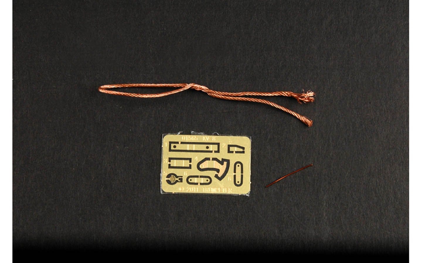 Soviet KV-8 Heavy Tank - Trumpeter 01565 | kingshobby.com