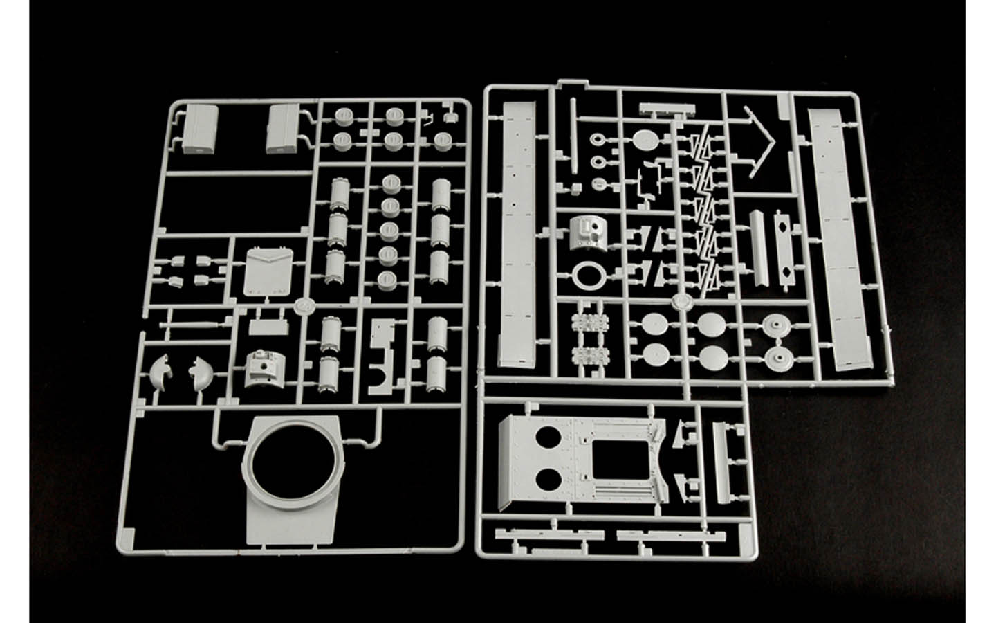 Soviet KV-8 Heavy Tank - Trumpeter 01565 | kingshobby.com
