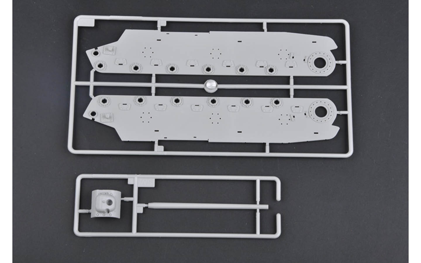 Soviet KV-1S/85 Heavy Tank - Trumpeter 01567 | kingshobby.com