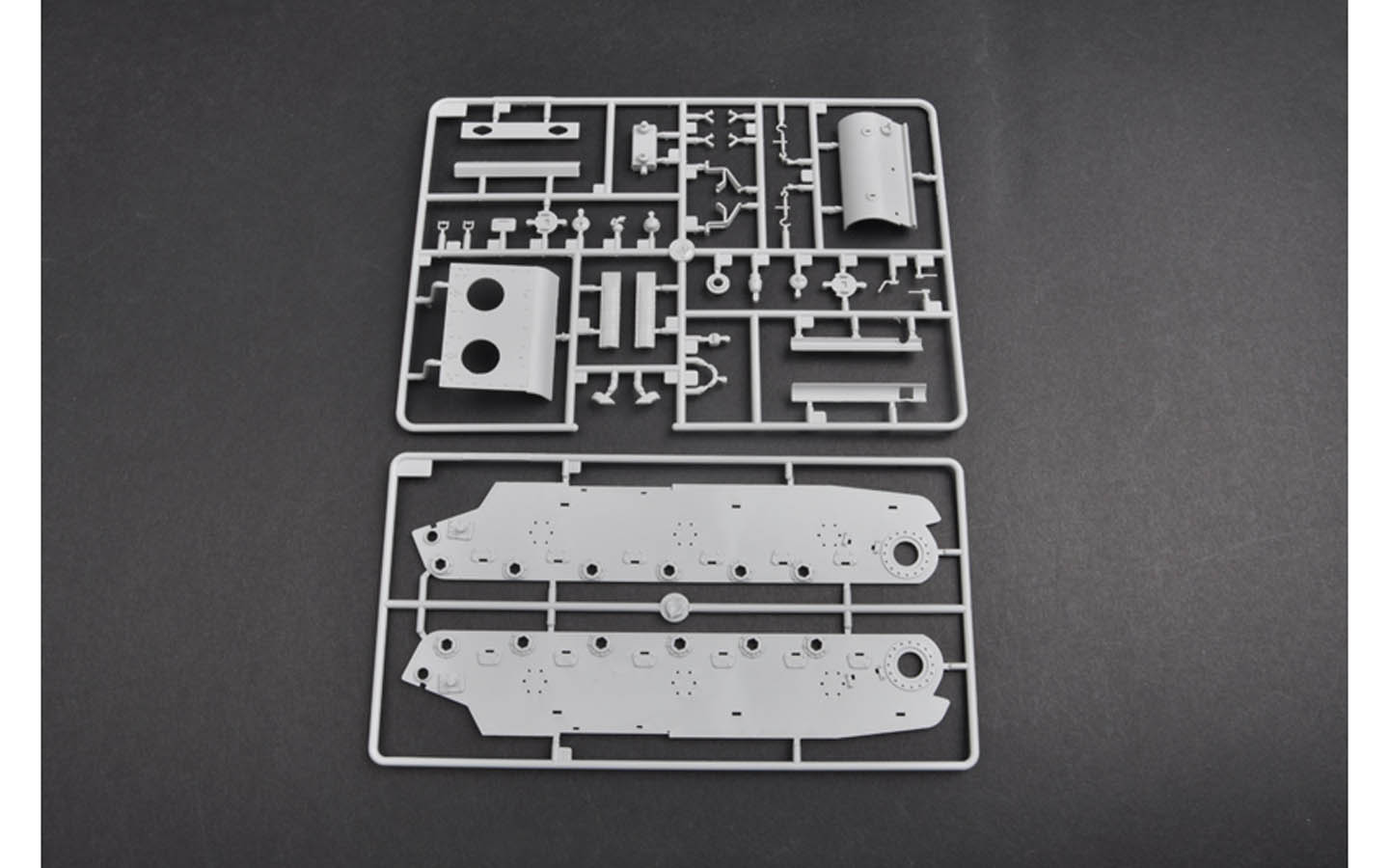 Soviet KV-85 Heavy Tank - Trumpeter 01569 | kingshobby.com