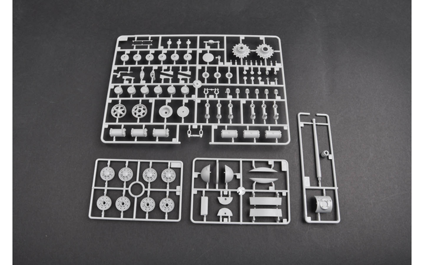 Soviet KV-85 Heavy Tank - Trumpeter 01569 | kingshobby.com