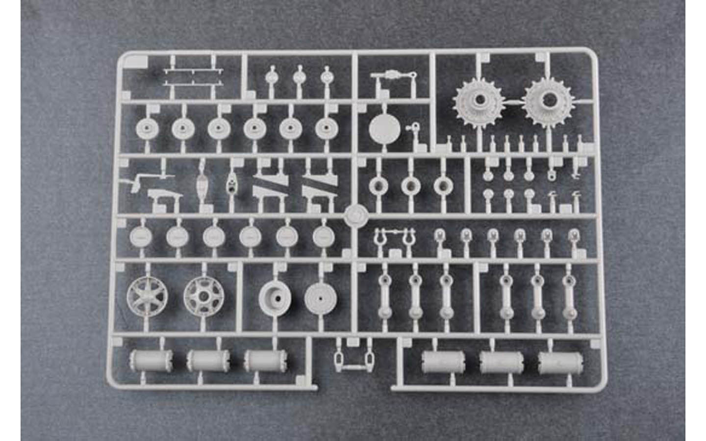Soviet KV-8S Heavy Tank - Trumpeter 01572 | kingshobby.com