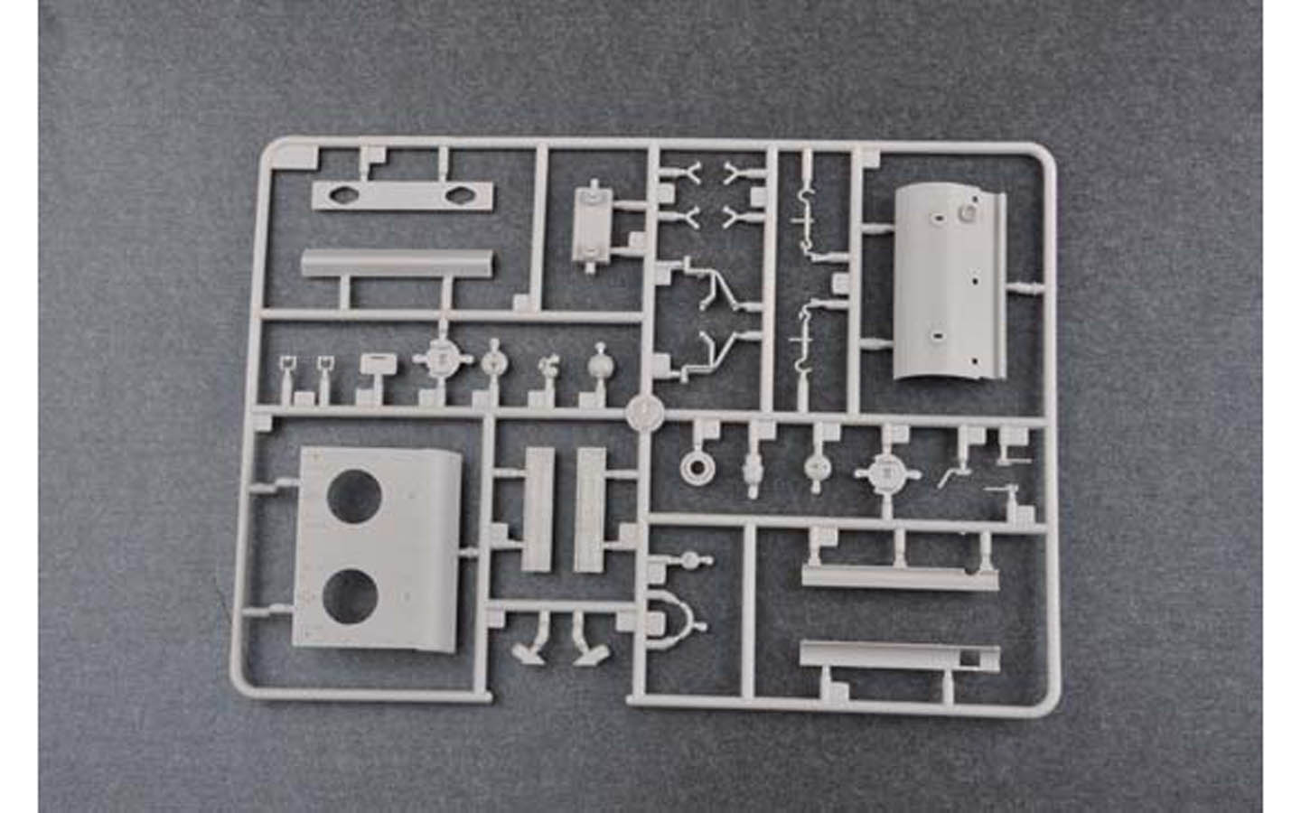 Soviet KV-8S Heavy Tank - Trumpeter 01572 | kingshobby.com