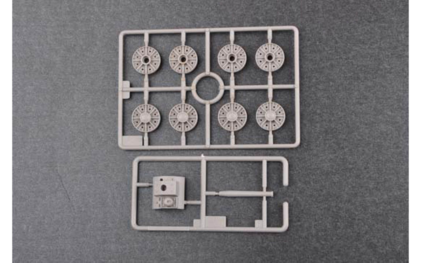 Soviet KV-8S Heavy Tank - Trumpeter 01572 | kingshobby.com