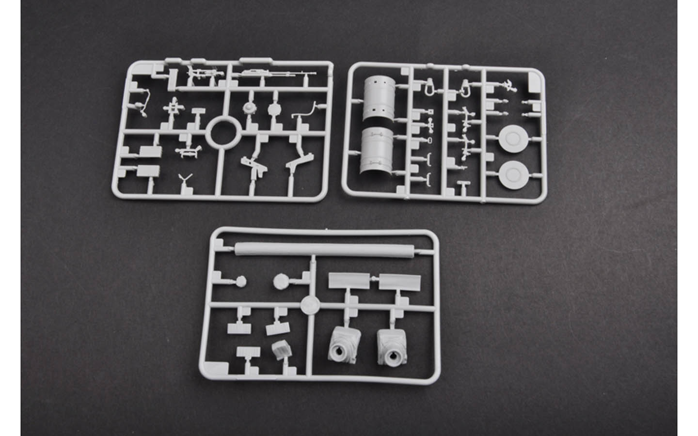 Soviet T-64 Model 1972 - Trumpeter 01578 | kingshobby.com