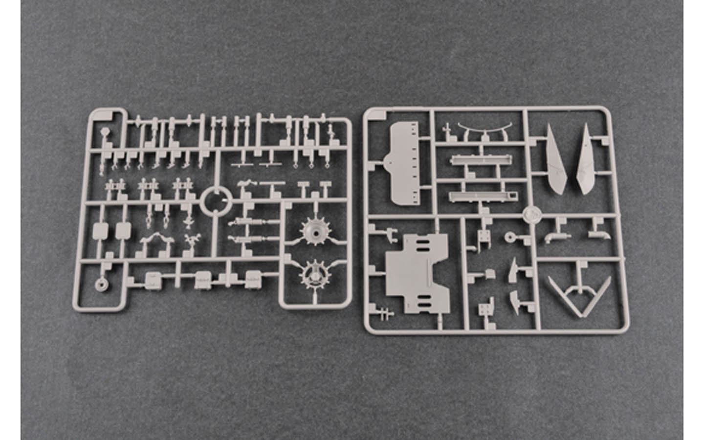 Soviet T-64AV Model 1984 - Trumpeter 01580 | kingshobby.com