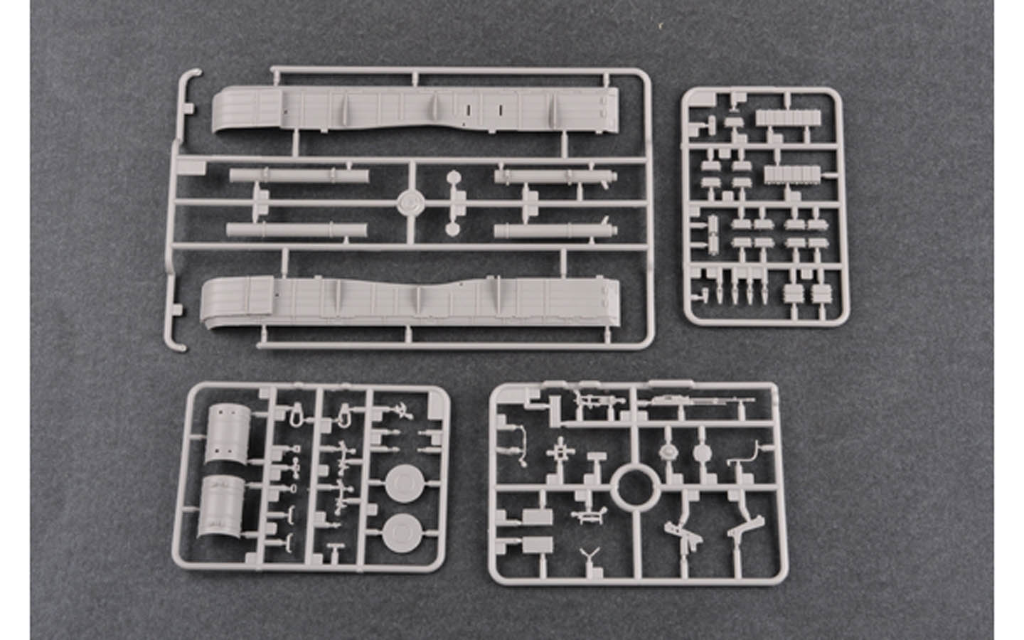 Soviet T-64AV Model 1984 - Trumpeter 01580 | kingshobby.com