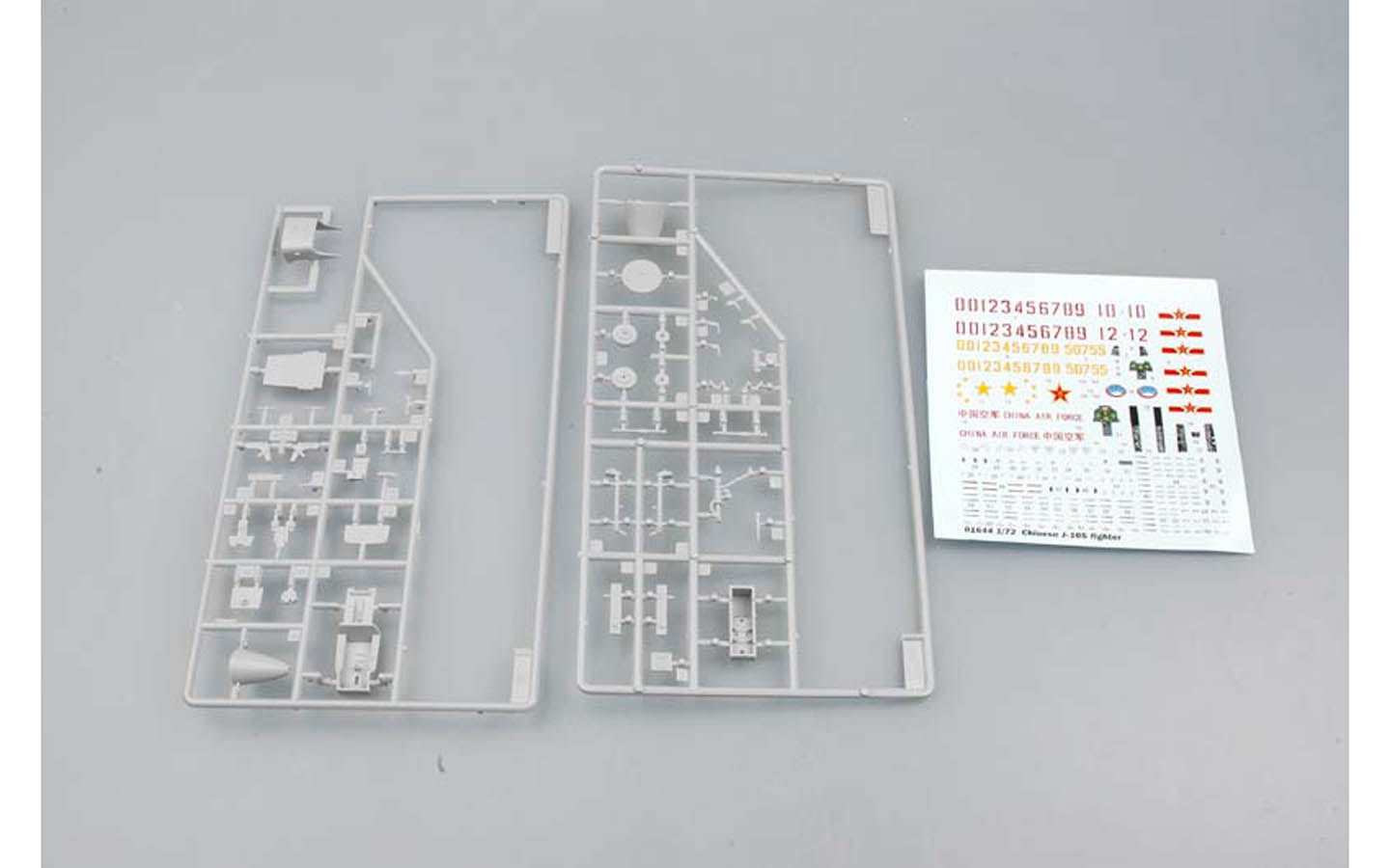 Chinese J-10S Fighter - Trumpeter 01644 | kingshobby.com