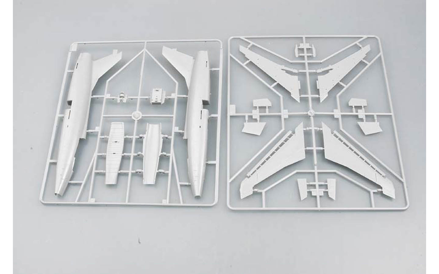 F-100D Super Sabre - Trumpeter 01649 | kingshobby.com