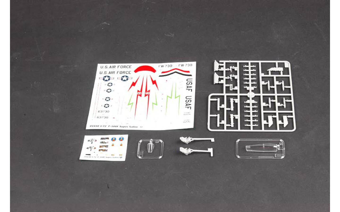 F-100F Super Sabre - Trumpeter 01650 | kingshobby.com