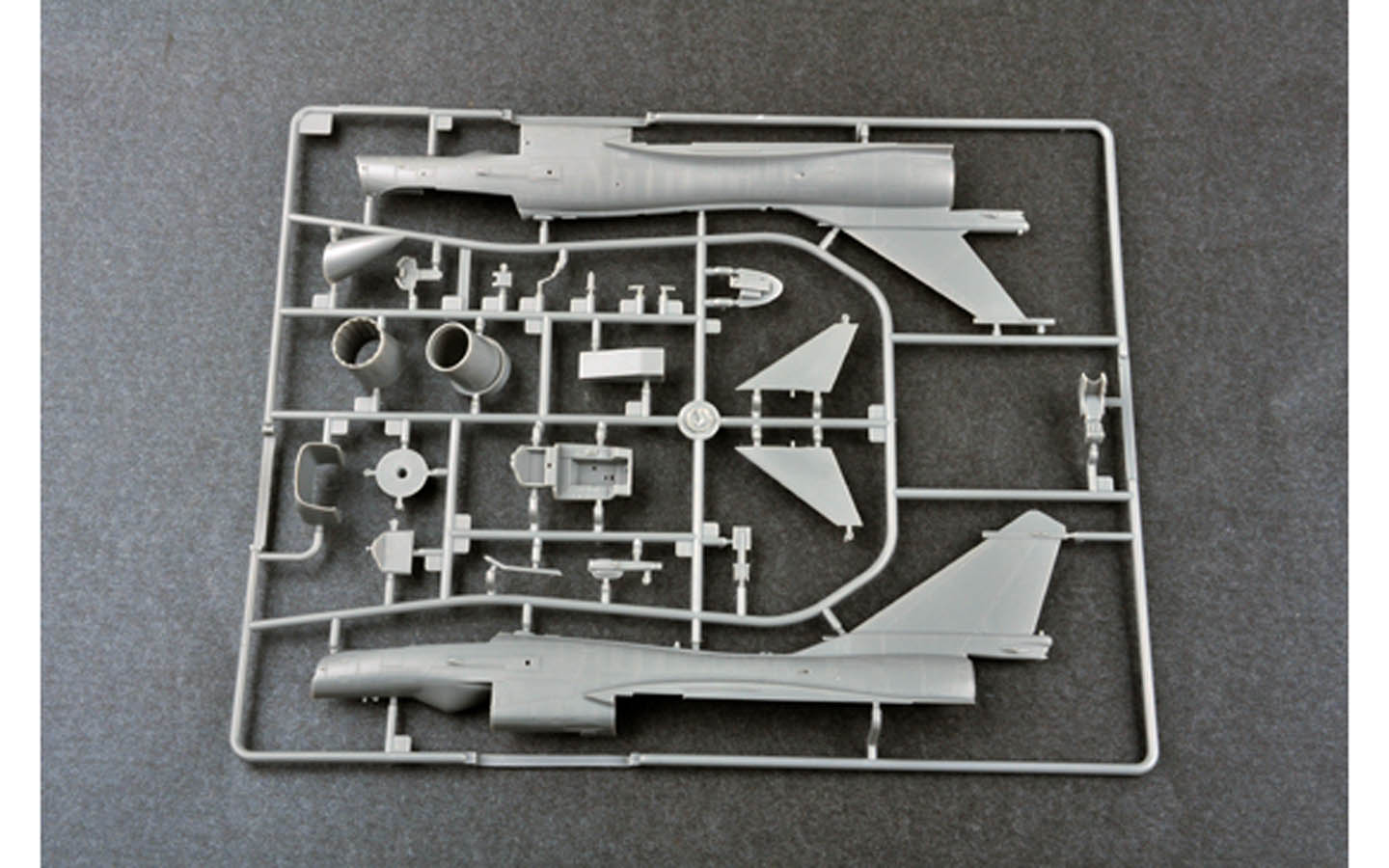 Chinese J-10B - Trumpeter 01651 | kingshobby.com