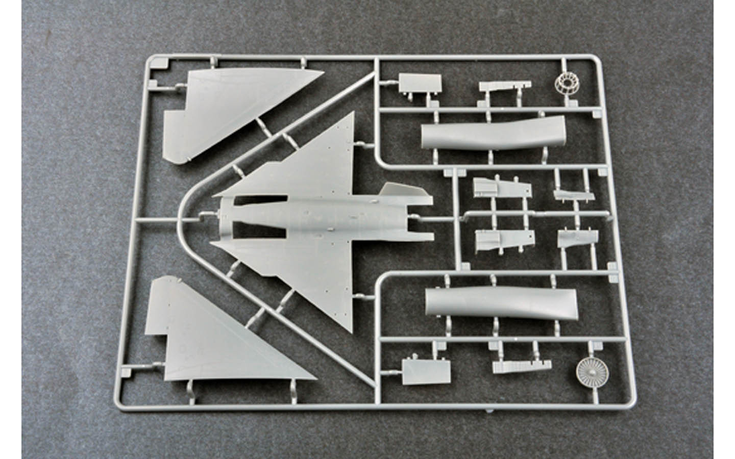 Chinese J-10B - Trumpeter 01651 | kingshobby.com