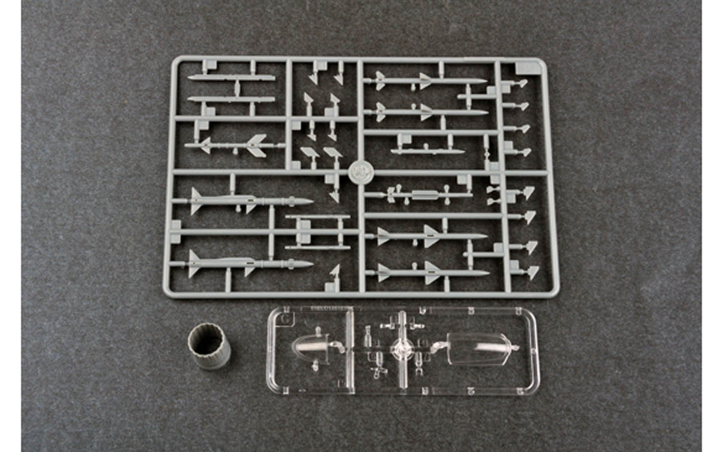 Chinese J-10B - Trumpeter 01651 | kingshobby.com