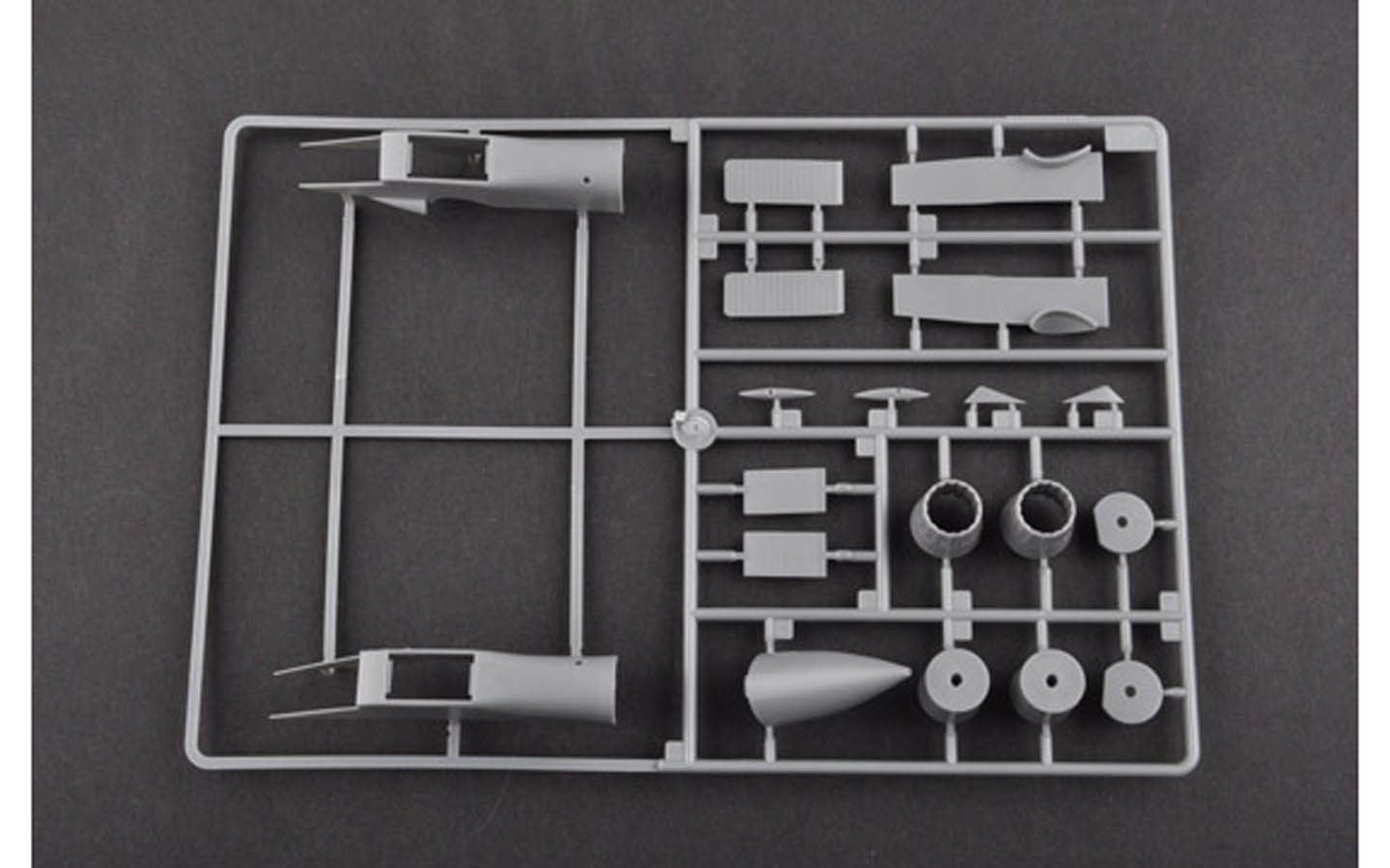 Russian Su-27 Flanker B Fighter - Trumpeter 01660 | kingshobby.com