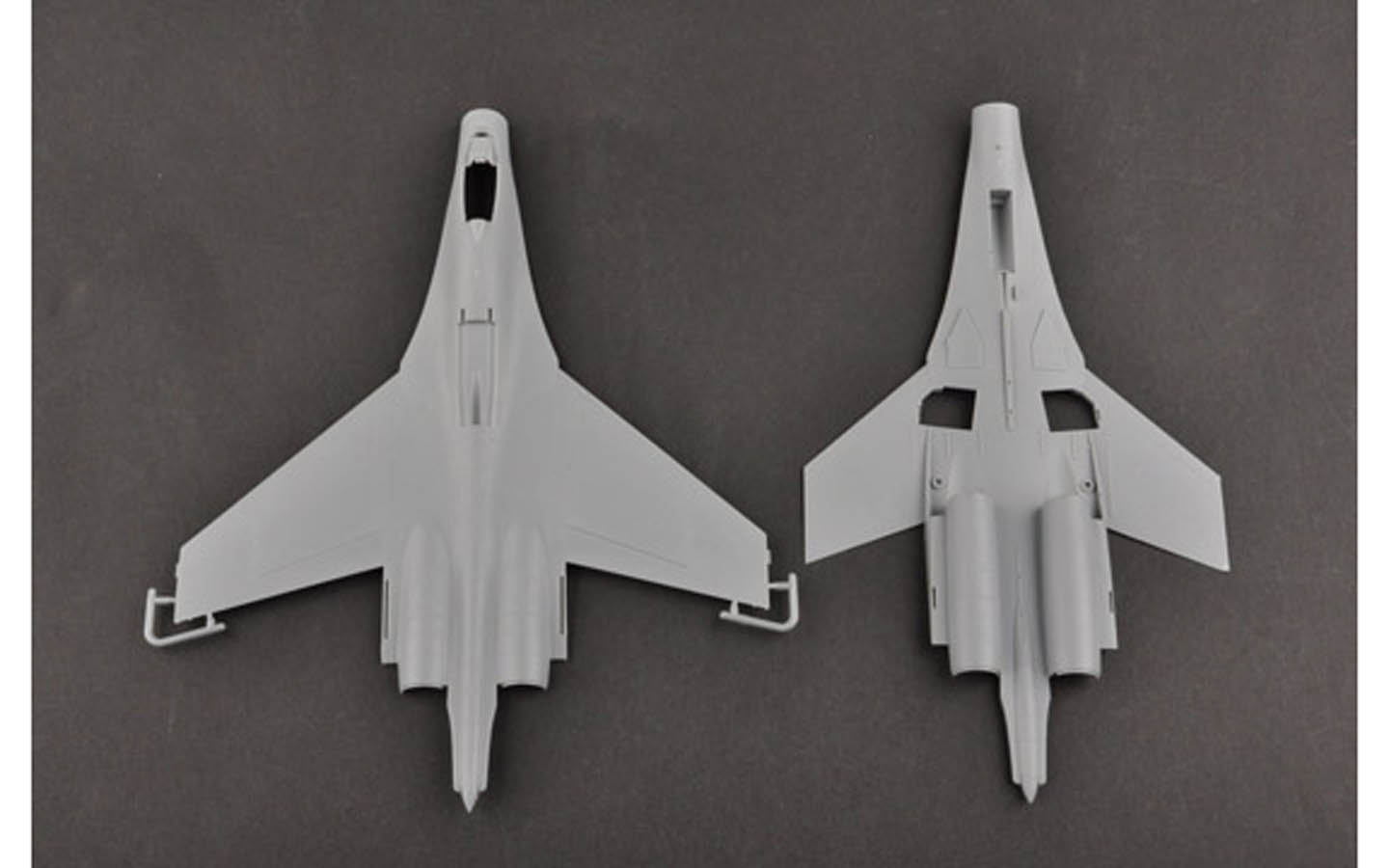 Russian Su-27 Flanker B Fighter - Trumpeter 01660 | kingshobby.com