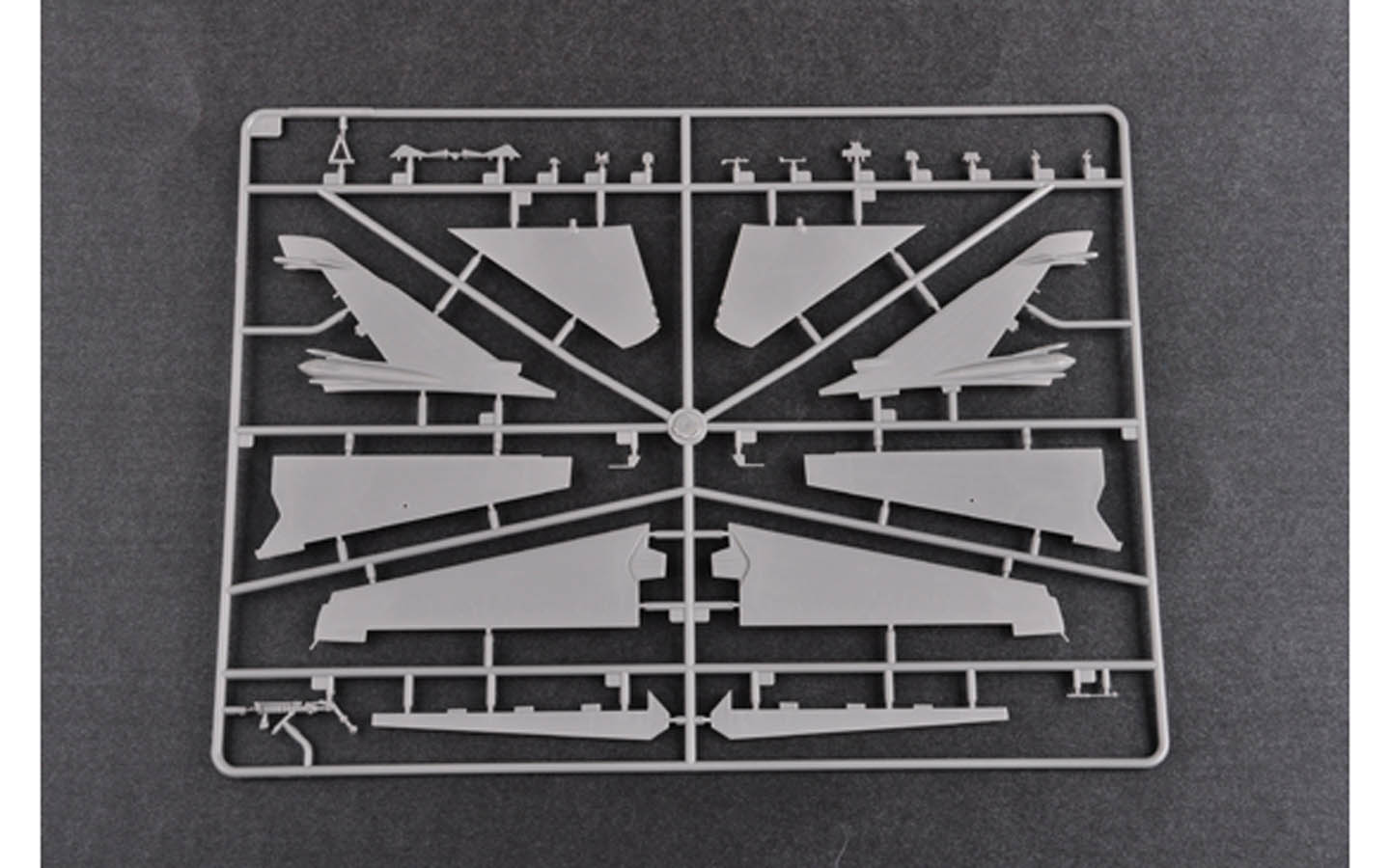 Su-24MR Fencer-E - Trumpeter 01672 | kingshobby.com