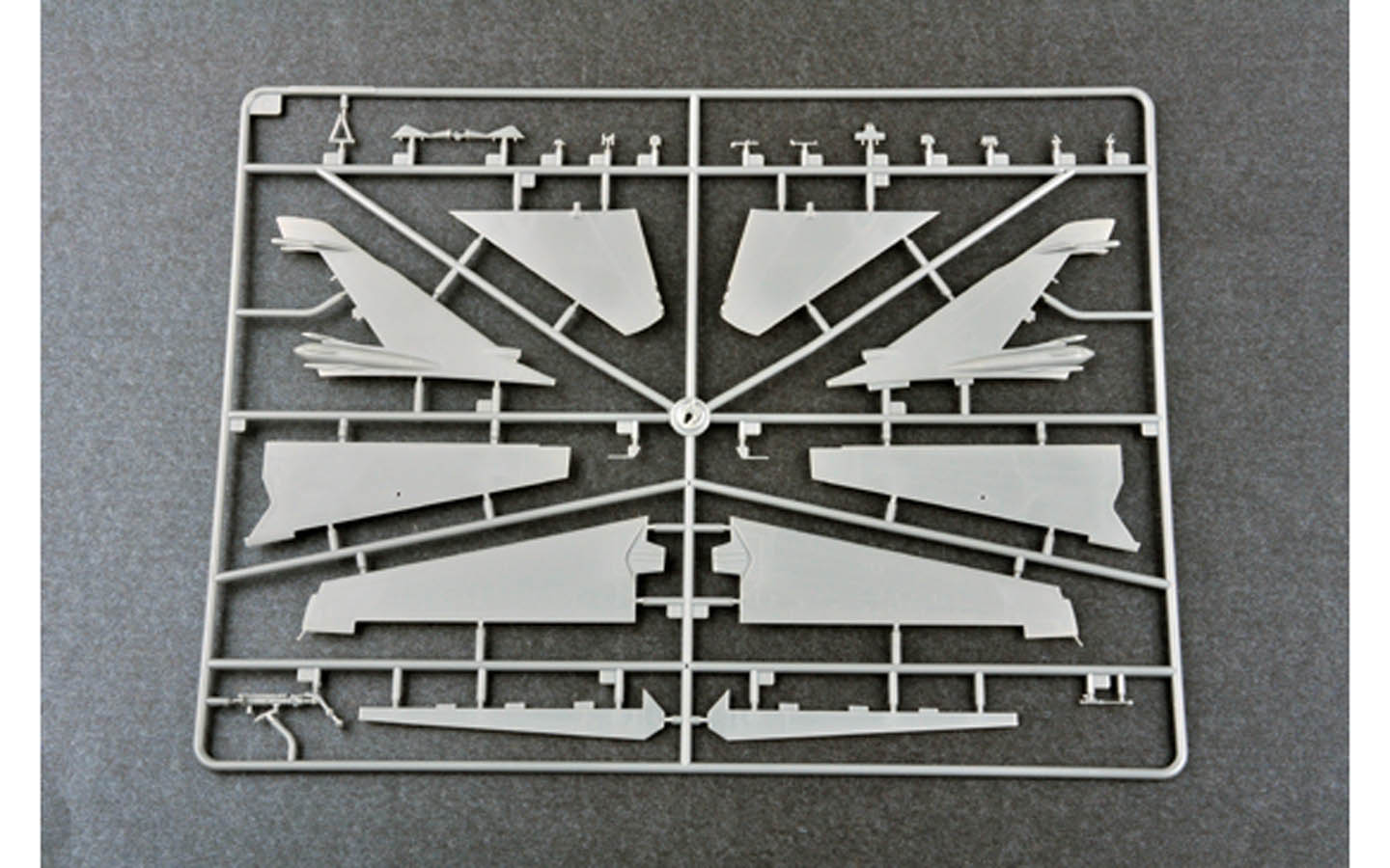 Su-24M Fencer-D - Trumpeter 01673 | kingshobby.com