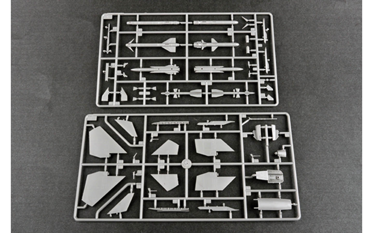 Russian Su-33 Flanker D - Trumpeter 01678 | kingshobby.com