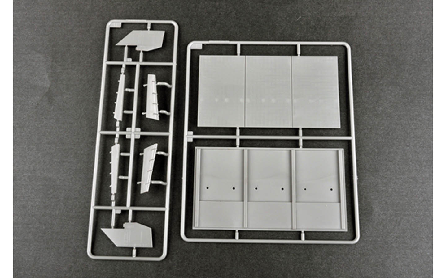 Russian Su-33 Flanker D - Trumpeter 01678 | kingshobby.com