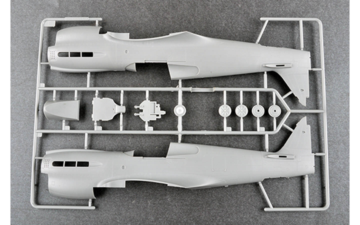 P-40M War Hawk - Trumpeter 02211 | kingshobby.com