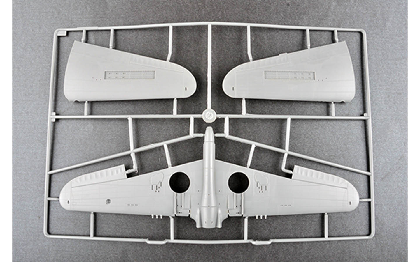 P-40M War Hawk - Trumpeter 02211 | kingshobby.com