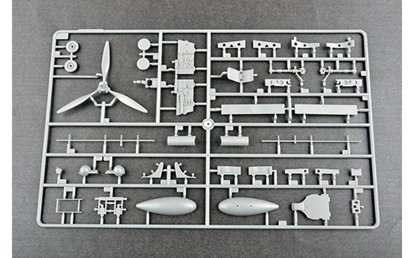 P-40N War Hawk - Trumpeter 02212 | kingshobby.com
