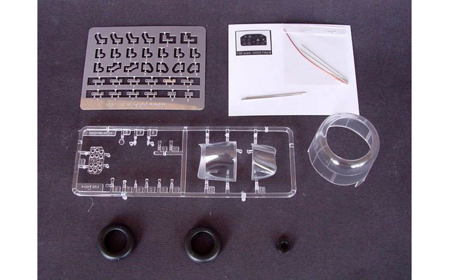 Vought F4U-4 Corsair - Trumpeter 02222 | kingshobby.com