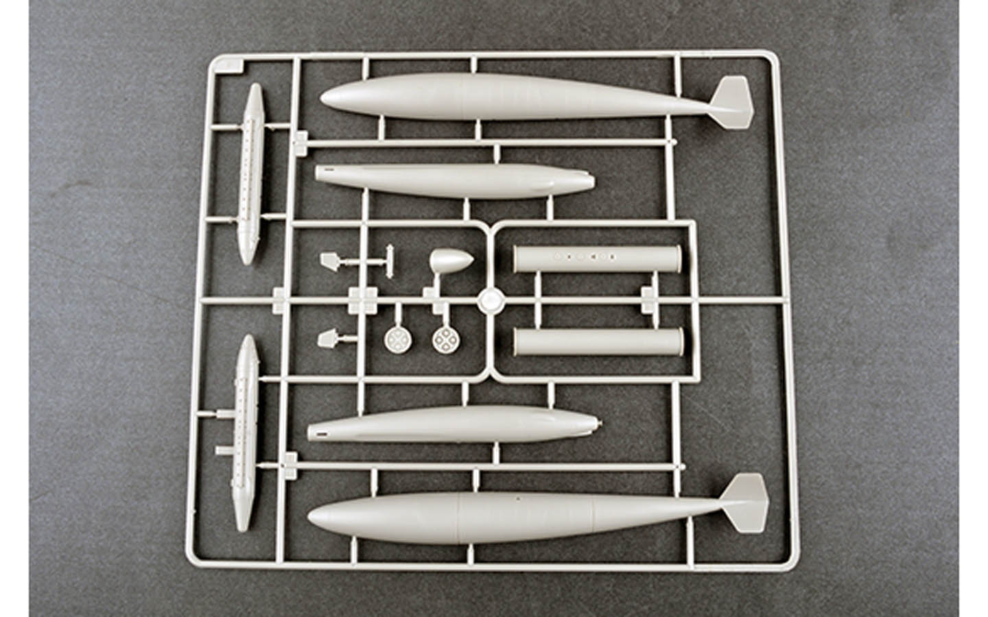 F-100F Super Sabre - Trumpeter 02246 | kingshobby.com