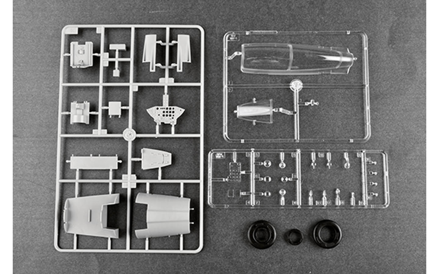 F-100F Super Sabre - Trumpeter 02246 | kingshobby.com