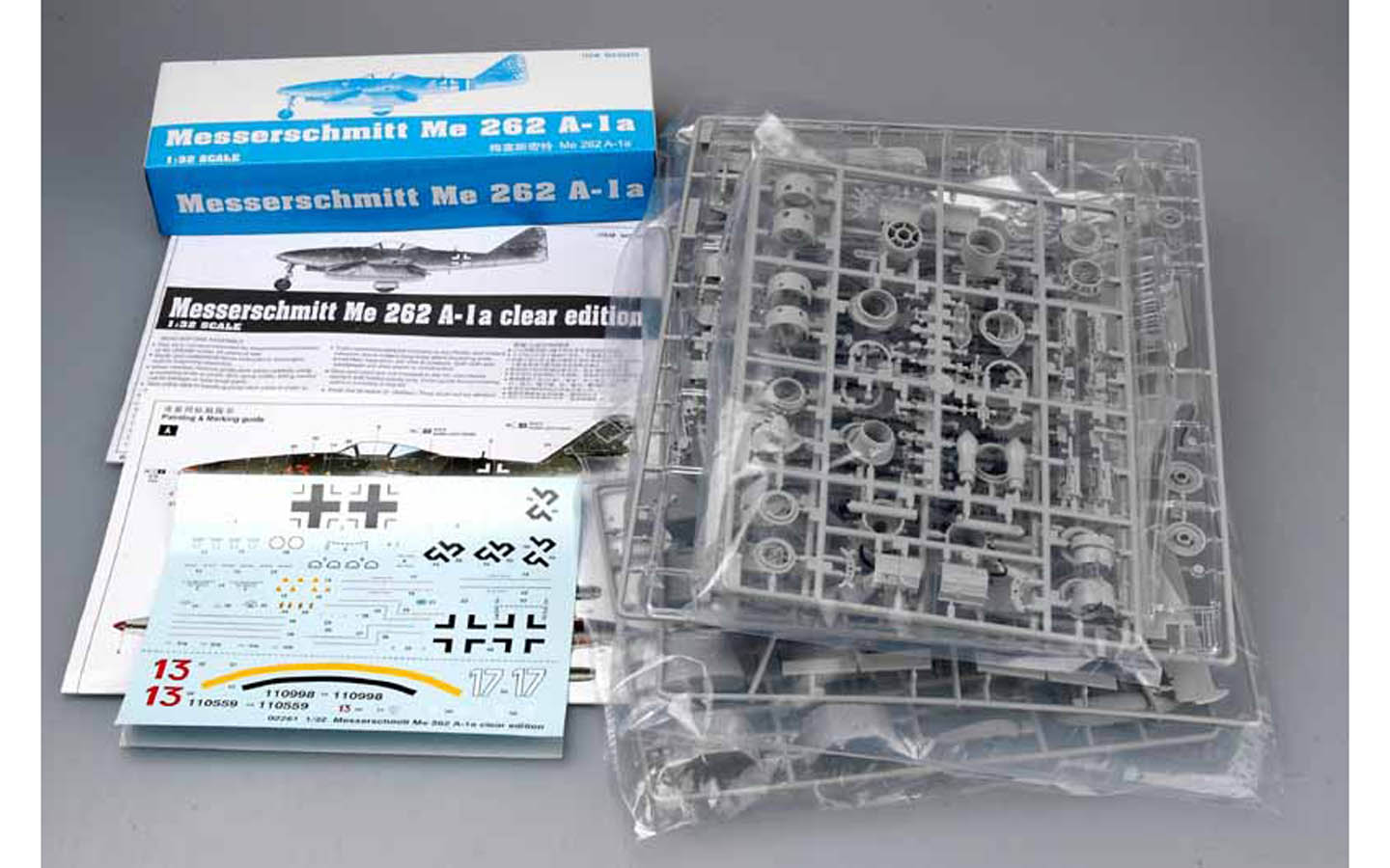 Messerschmitt Me 262A-1a, Clear edition - Trumpeter 02261 | kingshobby.com