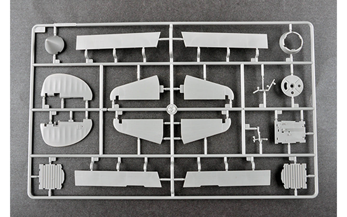 P-40E War Hawk - Trumpeter 02269 | kingshobby.com