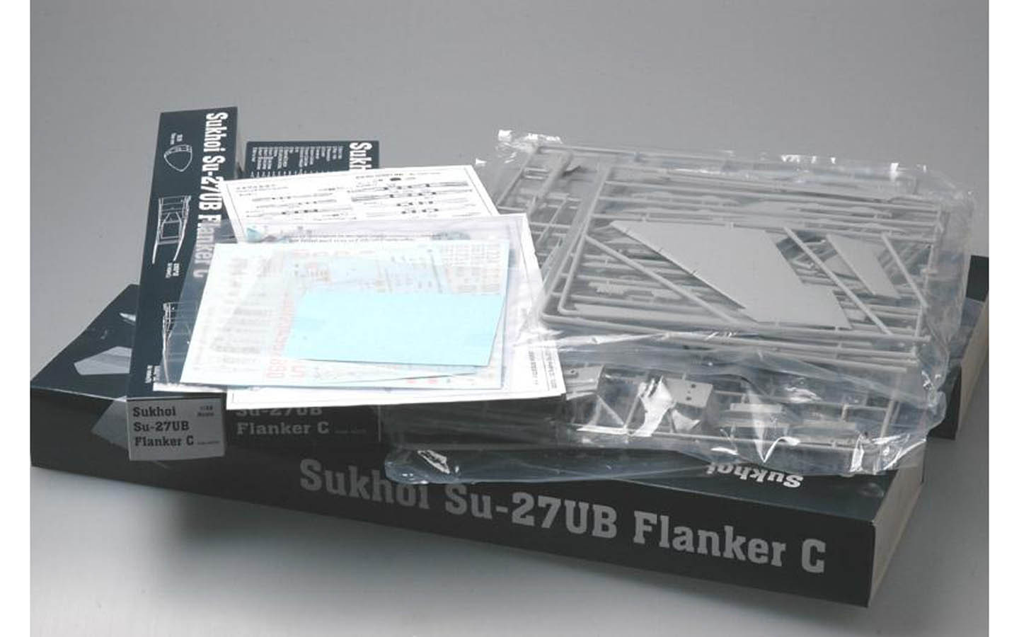 Su-27UB Flanker C - Trumpeter 02270 | kingshobby.com