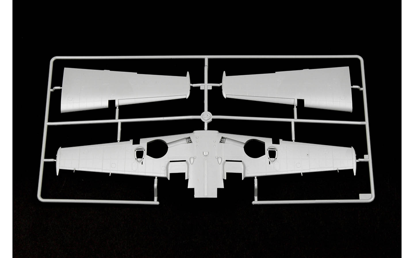 Messerschmitt Bf 109E-4 - Trumpeter 02289 | kingshobby.com