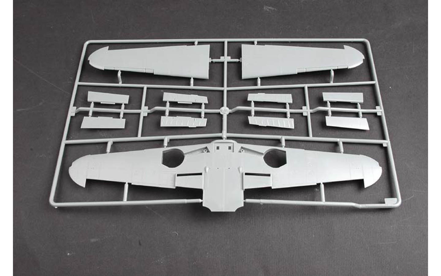 Messerschmitt Bf 109F-4 - Trumpeter 02292 | kingshobby.com