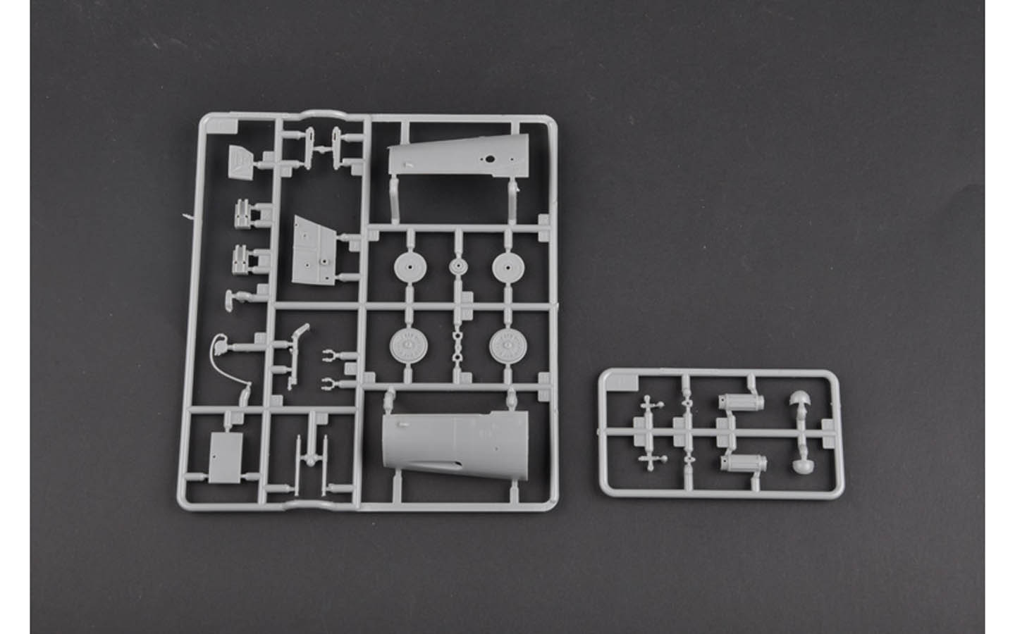 Messerschmitt Bf 109F-4/Trop - Trumpeter 02293 | kingshobby.com
