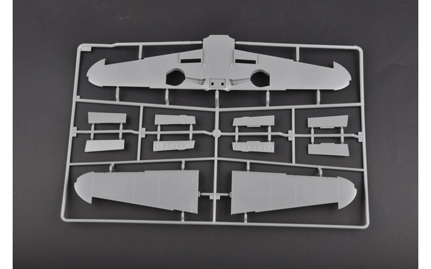 Messerschmitt Bf 109F-4/Trop - Trumpeter 02293 | kingshobby.com
