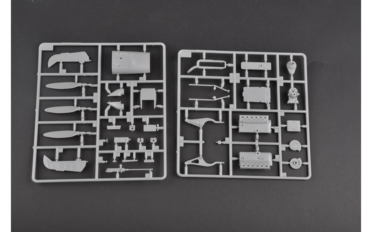 Messerschmitt Bf 109F-4/Trop - Trumpeter 02293 | kingshobby.com