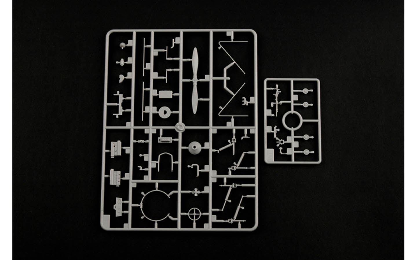 Soviet Aerosan RF-8/GAZ-98 - Trumpeter 02322 | kingshobby.com