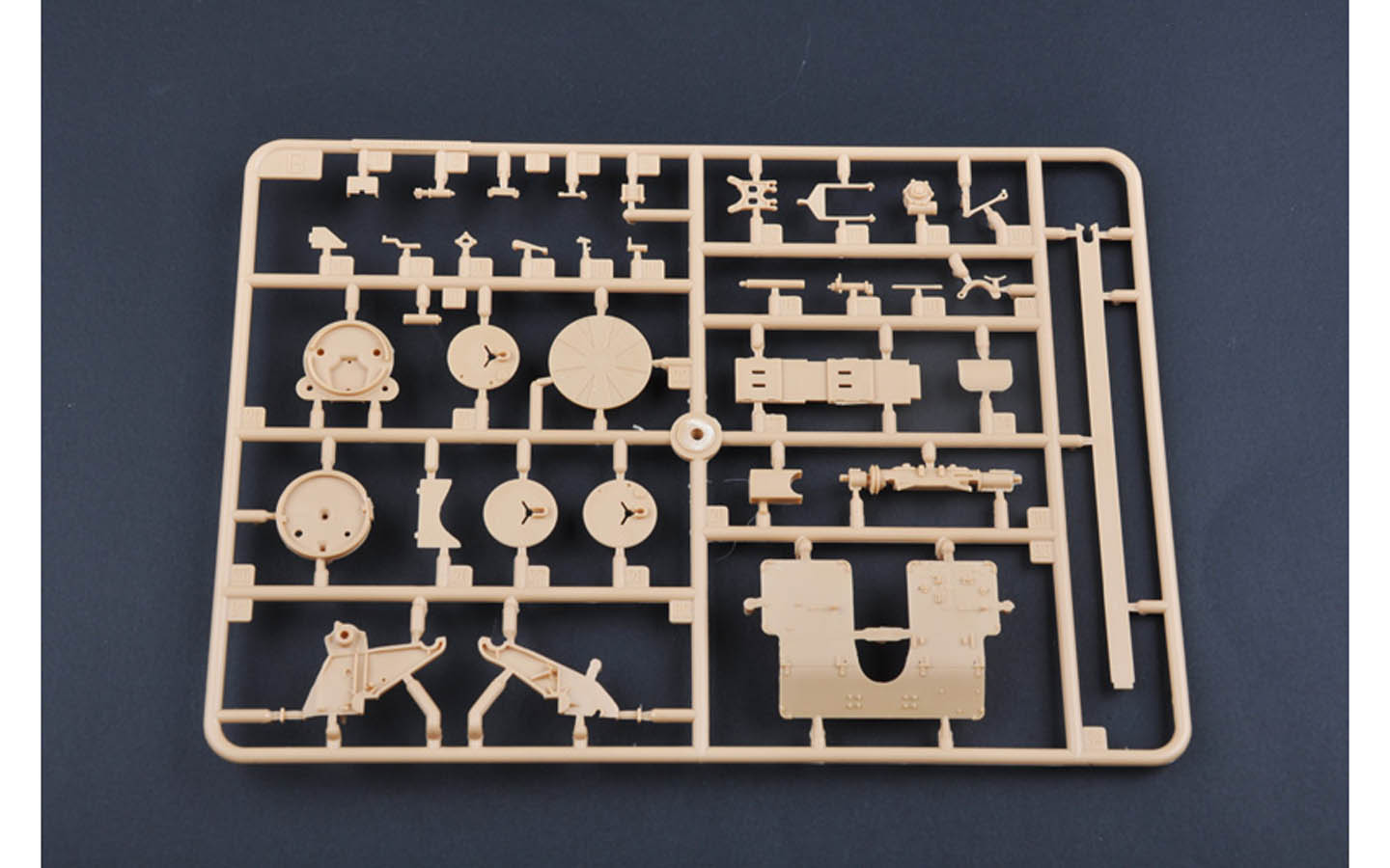 Soviet D30 122mm Howitzer, Late Version - Trumpeter 02329 | kingshobby.com