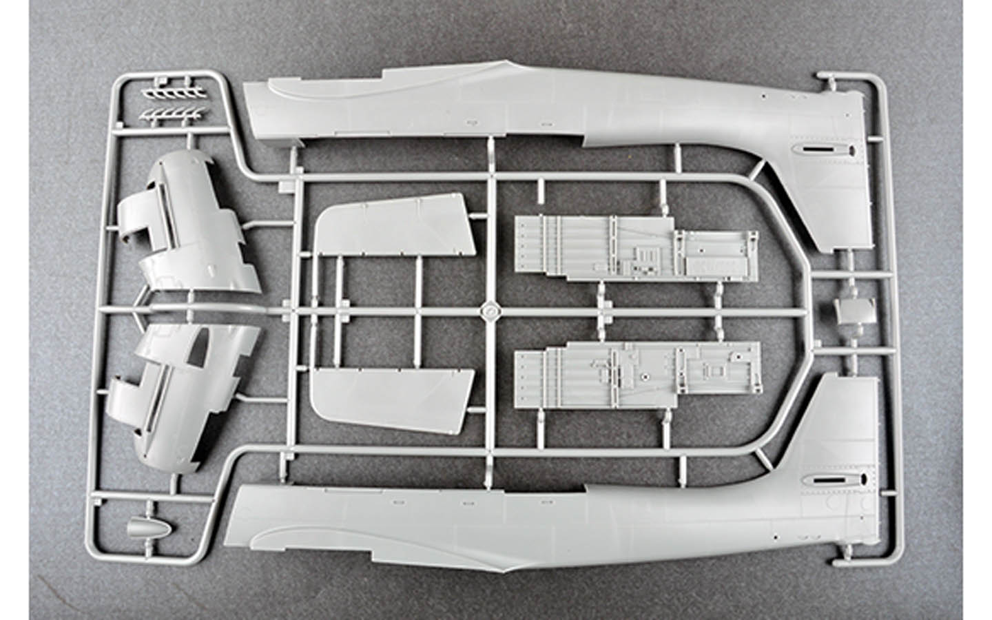Junkers Ju-87B-2/U4 Stuka - Trumpeter 02422 | kingshobby.com