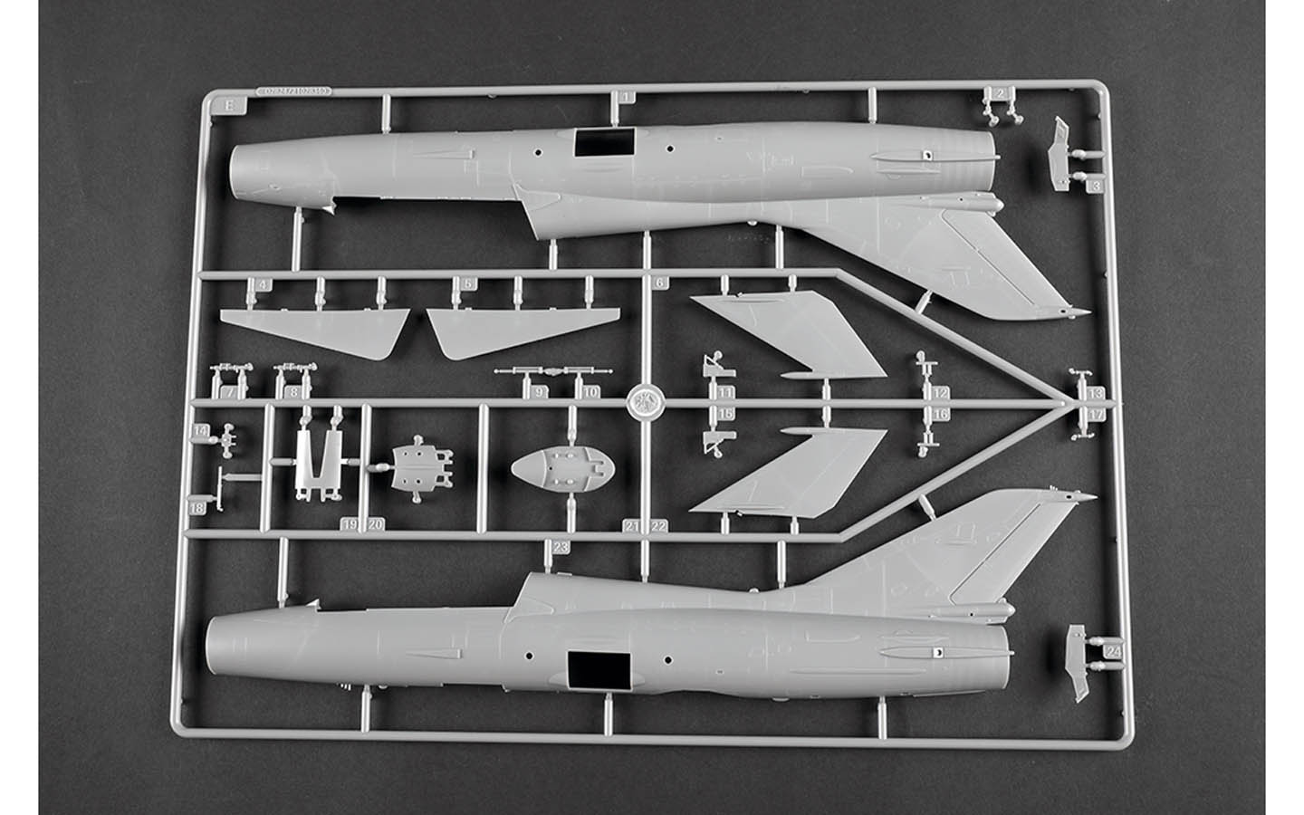 JJ-7 Trainer - Trumpeter 02824 | kingshobby.com