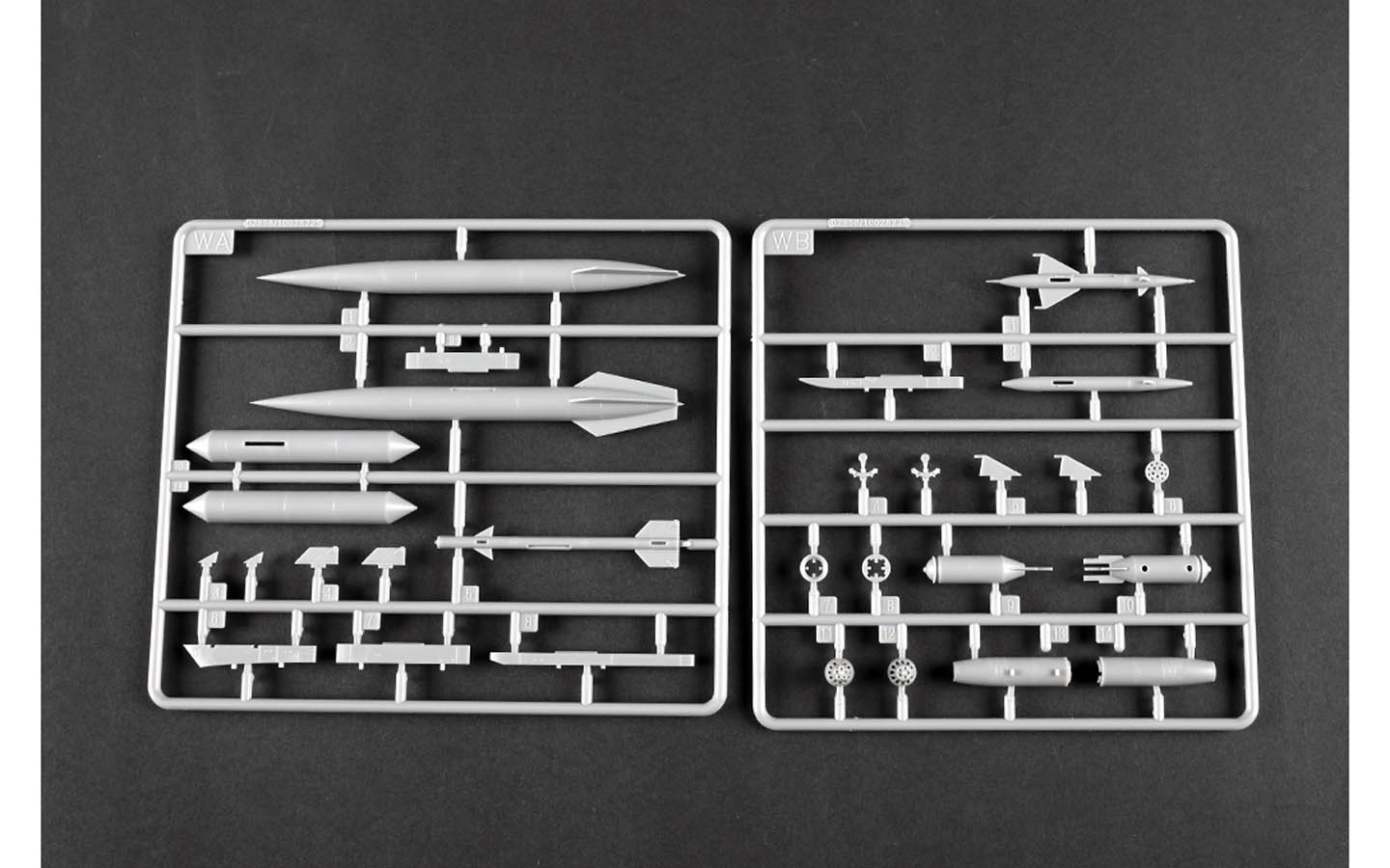 JJ-7 Trainer - Trumpeter 02824 | kingshobby.com