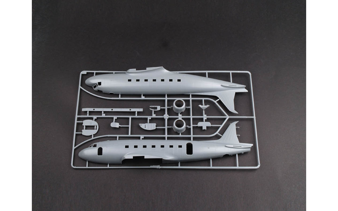 C-48C Skytrain - Trumpeter 02829 | kingshobby.com