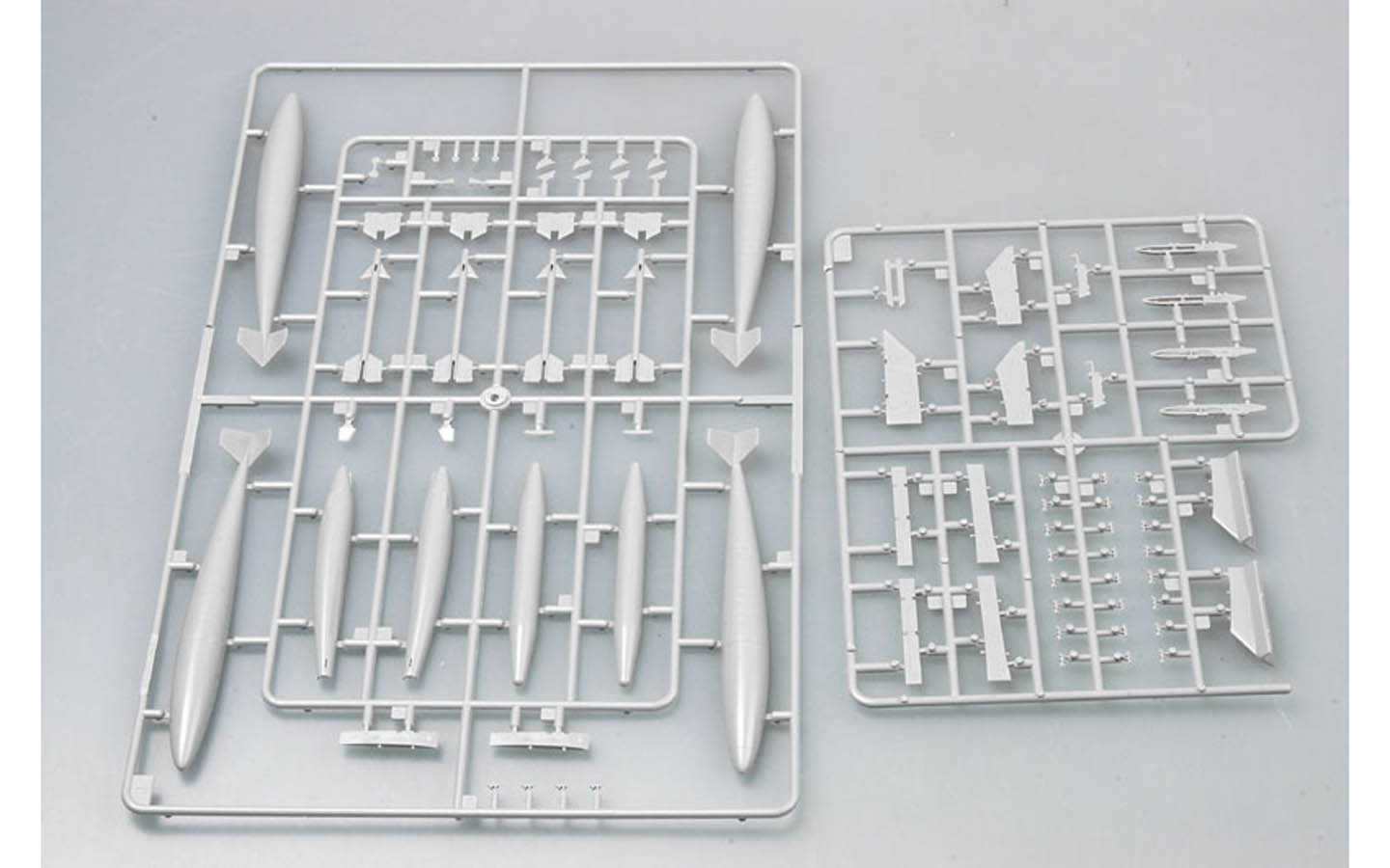 F-100C Super Sabre - Trumpeter 02838 | kingshobby.com