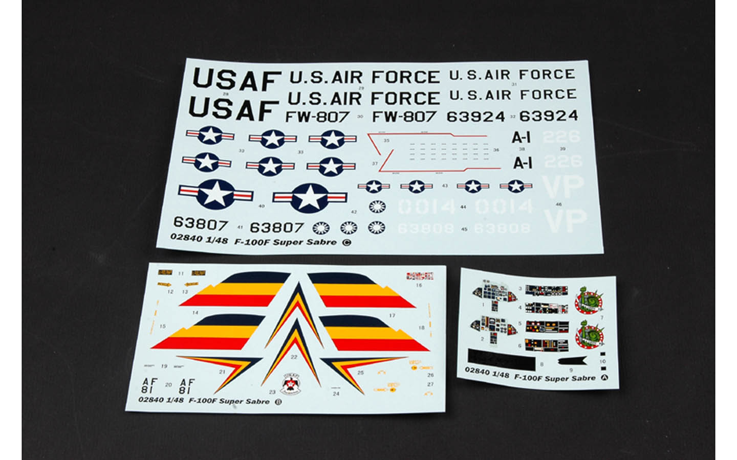 F-100F Super Sabre - Trumpeter 02840 | kingshobby.com